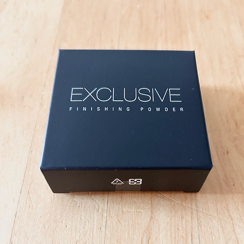 《莉婕》solone 去油光隨身蜜粉餅 5g 內附粉撲 定妝粉餅 | 蝦皮購物