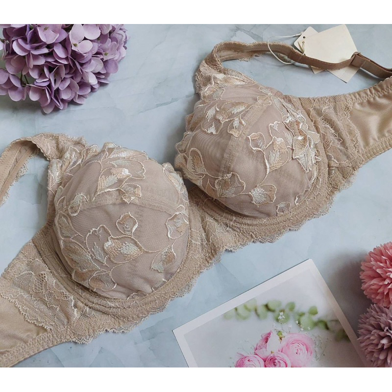日本製/金華歌爾/全罩杯包覆/軟鋼圈/精緻刺繡蕾絲內衣80E/36E 售價4380元/膚色 | 蝦皮購物