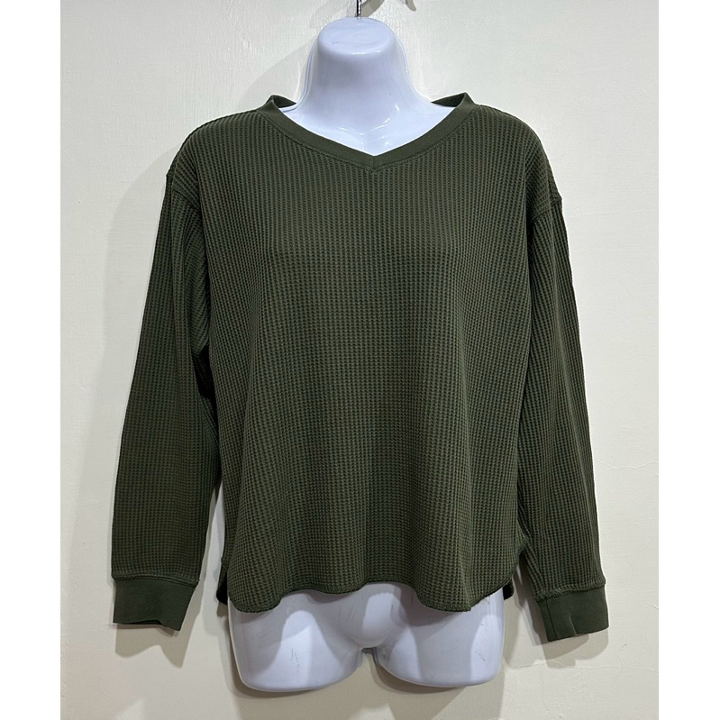 Lativ 米格專櫃 華夫格棉圓領上衣，舒適實穿，墨綠色S號，99成新零碼商品 | 蝦皮購物