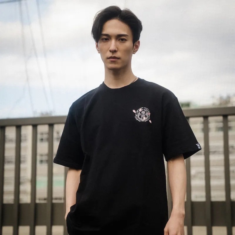 卒業 刺繡黑T XRAGE官方 | 蝦皮購物