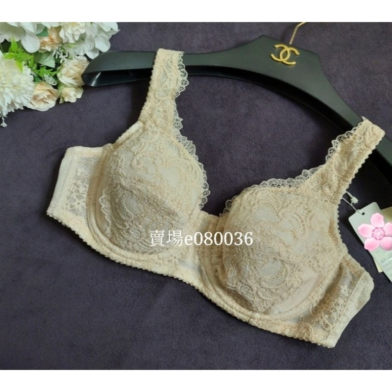 2色🎀華歌爾【金華歌爾】日本進口 舒適 軟鋼圈 蕾絲包覆內衣 80B，75F，80F 原價2580 膚色 大罩杯內衣 | 蝦皮購物