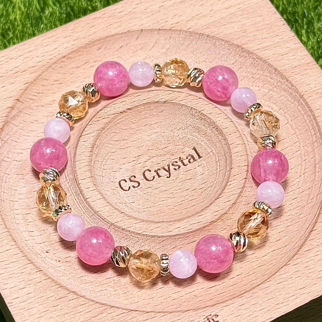 CS Crystal 編號858 - 櫻花雨薔薇輝石+焦糖黃水晶+紫鋰輝石設計款 | 蝦皮購物