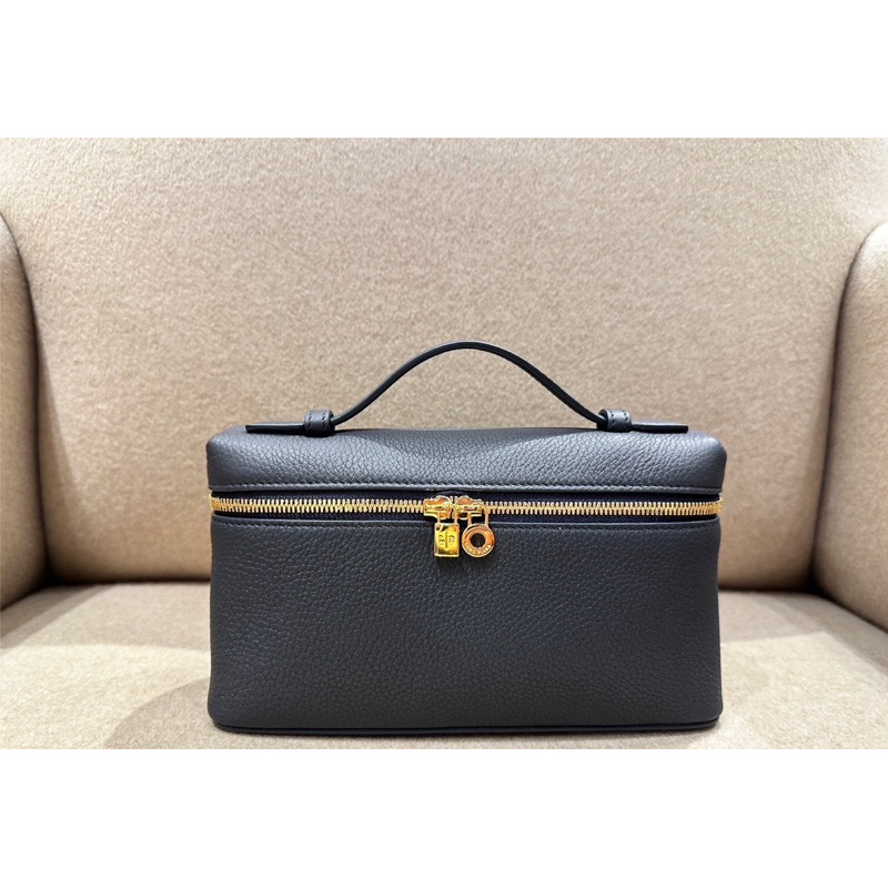 *台灣商品區 * 超級搶手 Loro Piana extra pocket L19 最搶手深藍色 售出 | 蝦皮購物