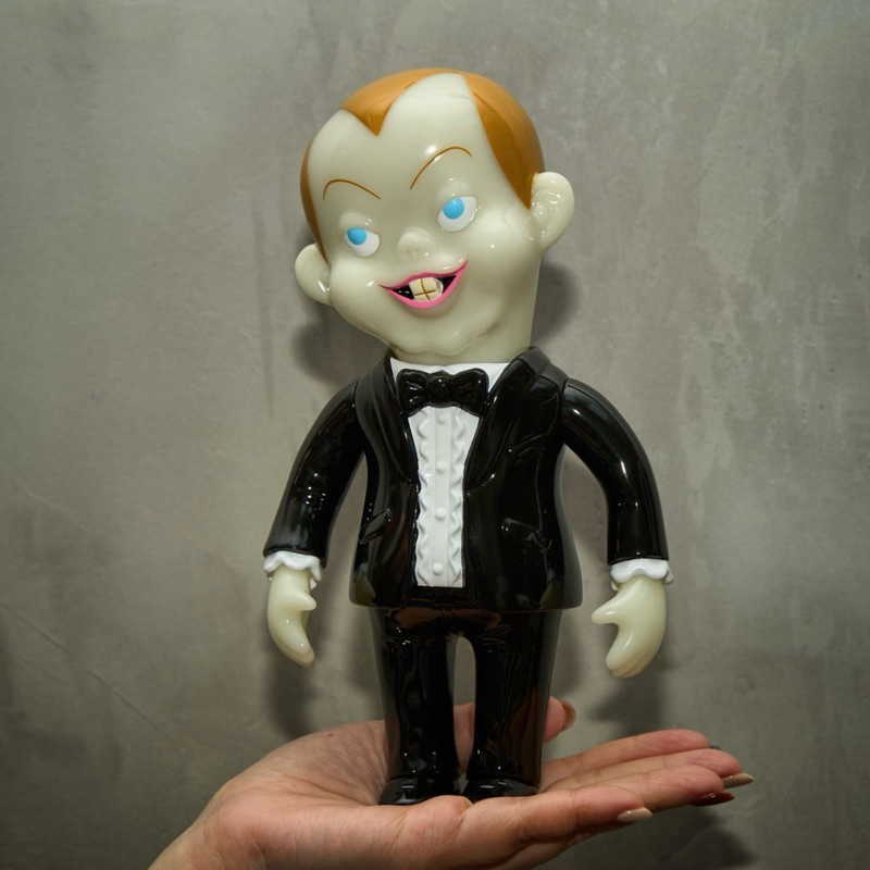 HeadlockStudio x Dario Argento Deep Red Mad Puppet | 蝦皮購物