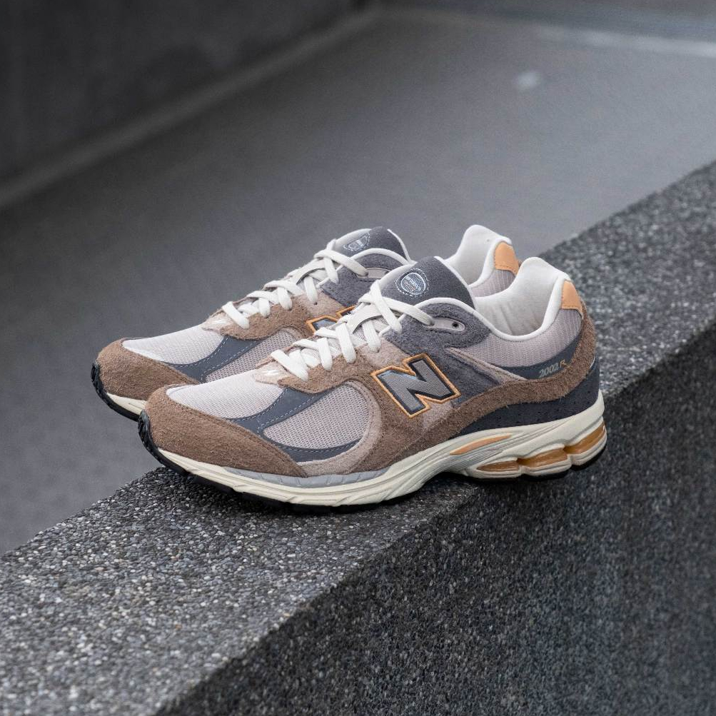 【逢甲FUZZY】New Balance 2002R 復古 麂皮 日系 慢跑 卡其灰 M2002REJ | 蝦皮購物