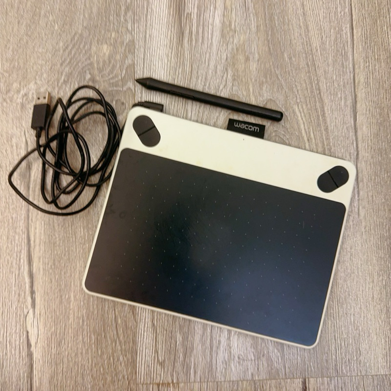 ★斷捨離系列★ Wacom Intuos Draw CTL-490/W0-CX塗鴉創意繪圖板-白(小)【含原廠感壓筆】 | 蝦皮購物