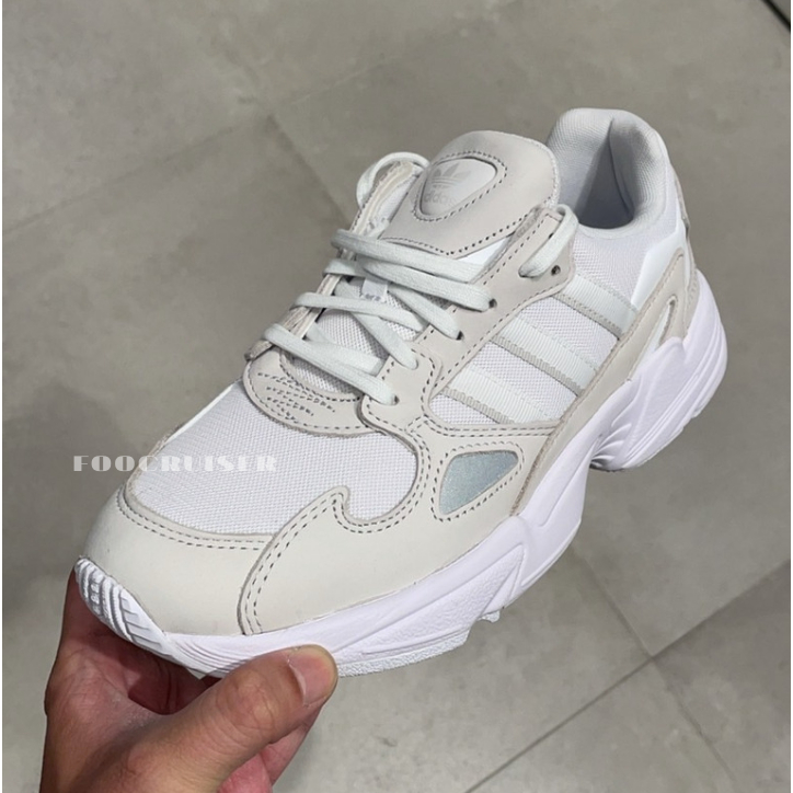 [ ADIDAS ] FALCON W 女鞋 休閒鞋 經典 運動休閒鞋 輕量 白米色 IG5732 奶茶色 IG8303 | 蝦皮購物