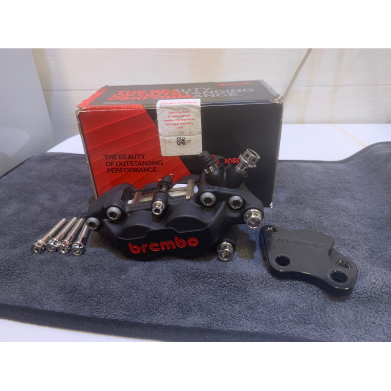 Brembo 黑底紅對四右卡+245卡座+白鐵螺絲 | 蝦皮購物