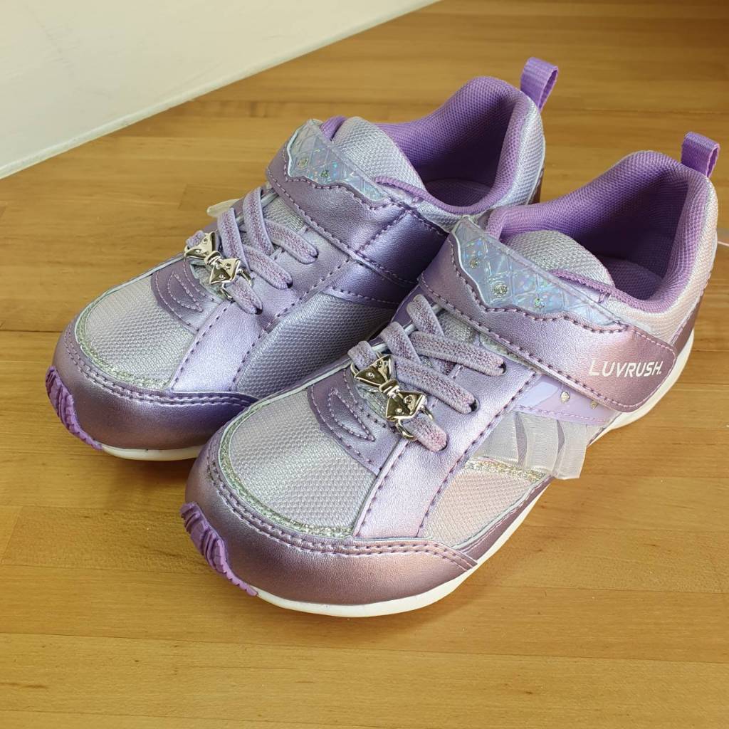 [現 貨18紫色]日本月星 MoonStar Luvrush 簡約競速蝴蝶結精緻蕾絲香檳珠光女童機能運動鞋2E寬楦EE | 蝦皮購物