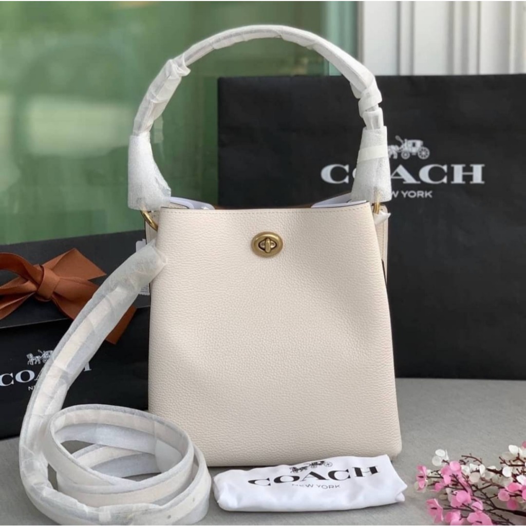 台灣現貨 全新正品 COACH 89102 粉筆白色皮革 嘻皮包 Charlie Bucket Bag 小款 查理水桶包 | 蝦皮購物