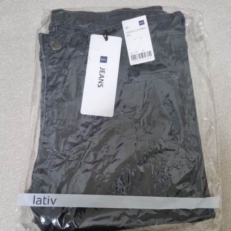 【小鯨魚商店】全新 lativ 多色Slim Fit 九分牛仔褲-女 黑灰 27 斷捨離出清 | 蝦皮購物