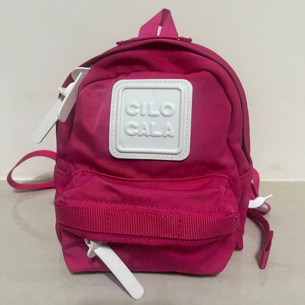 二手 9成新 XS款 CILOCALA亮彩尼龍防水小背包 專櫃 小背包 女寶 兒童 台灣出貨 | 蝦皮購物