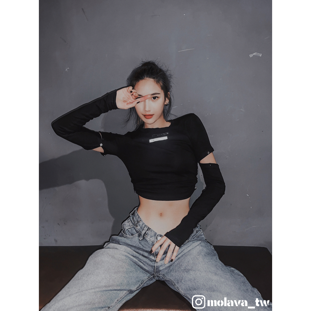 【MOLAVA】絕版現貨4色 可拆袖兩穿·潮流銀標下擺拉環褶皺上衣 女生合身長袖上衣 兩節袖袖套短版上衣 歐美性感辣妹 | 蝦皮購物