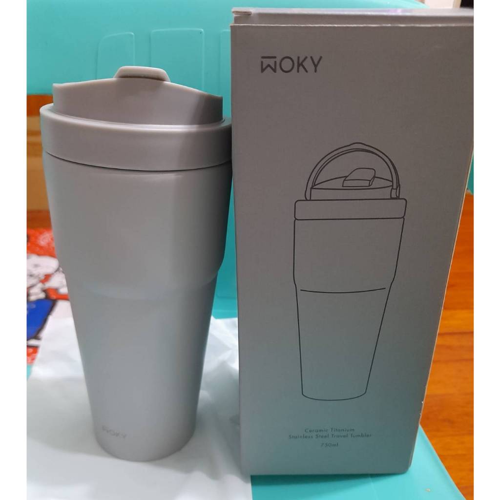 全新【WOKY沃廚】手提激凍輕芯鈦瓷易潔層保溫杯 冰霸杯(附粗矽膠吸管) 750ml 灰色 特價下殺! | 蝦皮購物