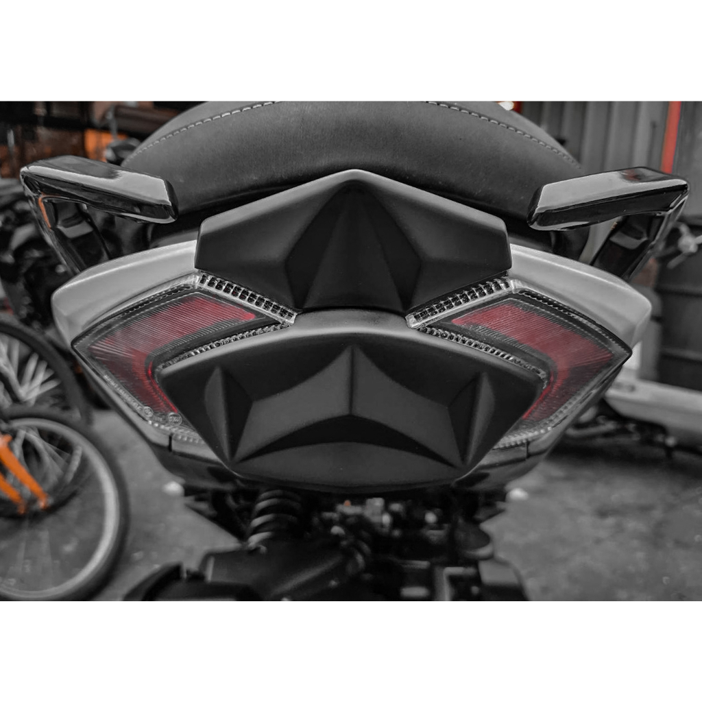 『XZ』冠威 MMBCU 曼巴 毒刺尖尾 造型 尾翼 尾蓋 上下 寬體套件 黏貼式 ABS材質 | 蝦皮購物