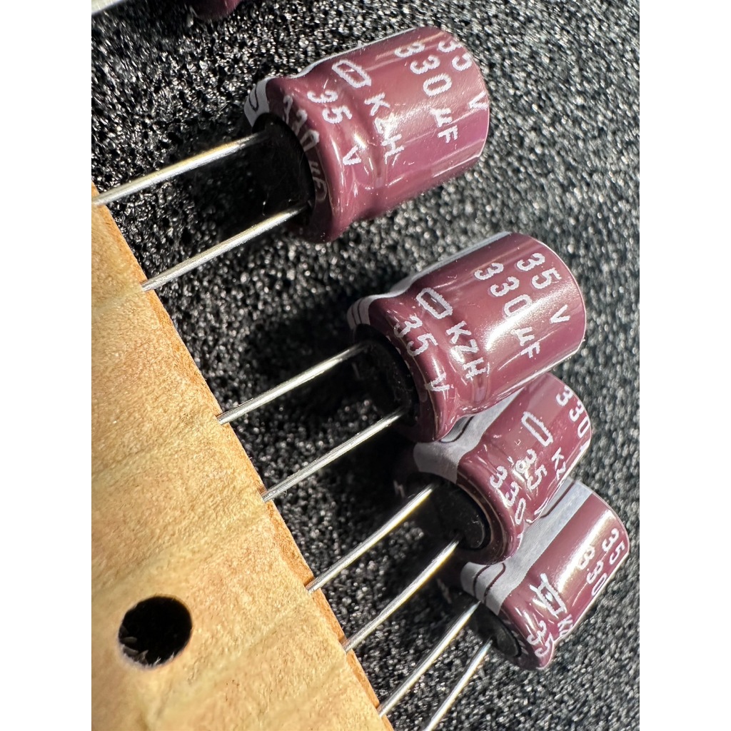 330UF 35V Chemi-Con 電容 35V330UF 10x12.5 KZH | 蝦皮購物