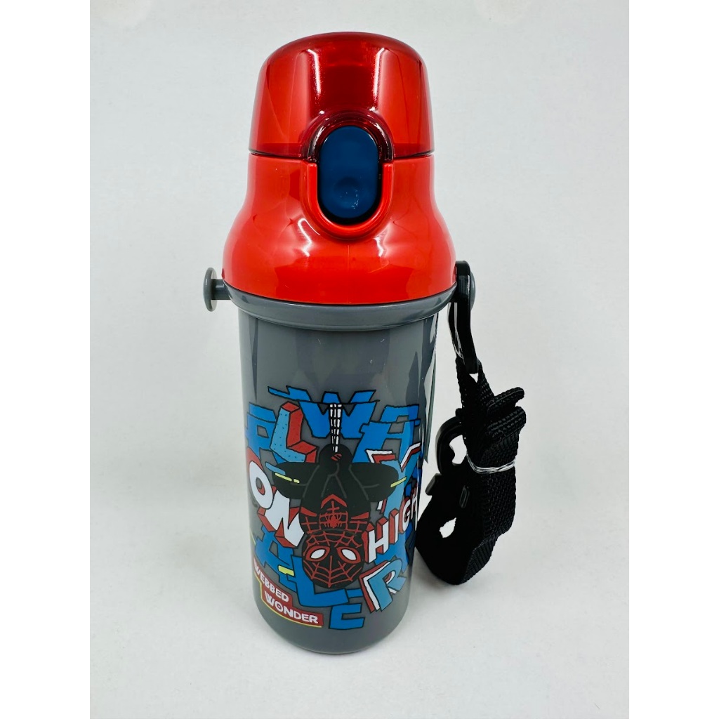 *小波日貨*現貨台灣出貨 日本製 2024 SKATER 附揹帶 480ML 蜘蛛人 直飲兒童水壺 彈蓋 冷水壺 | 蝦皮購物