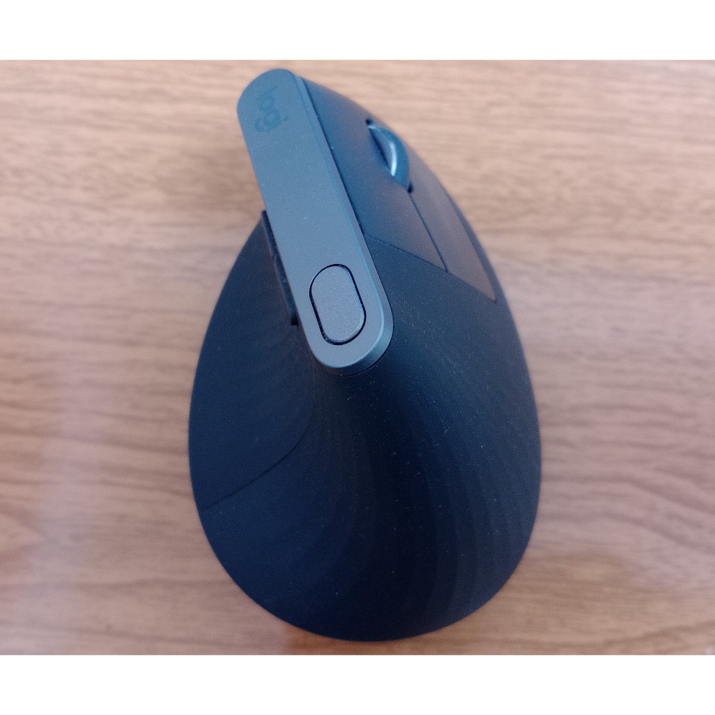 Logitech羅技MX Vertical人體工學無線滑鼠 人體工學垂直滑鼠藍牙滑鼠 保固中有原盒裝 功能正常外觀良好 | 蝦皮購物