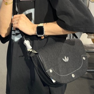 -EJ- 現貨 ADIDAS 水洗灰 牛仔包 肩背包 斜跨包 金屬 三葉草 IT7366 | 蝦皮購物