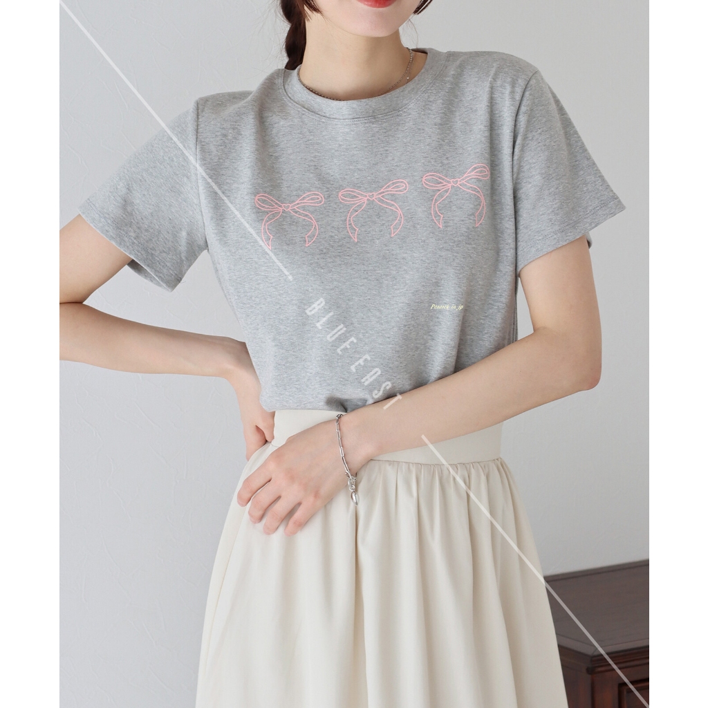 Peacock in jp2024 4月#現貨2024新作日牌BLUE EAST蝴蝶結混棉短版短T3色(白、灰、深藍) | 蝦皮購物