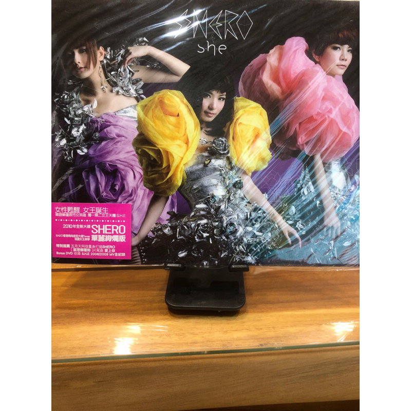 S.H.E Shero專輯CD (2010）附簽名卡 | 蝦皮購物