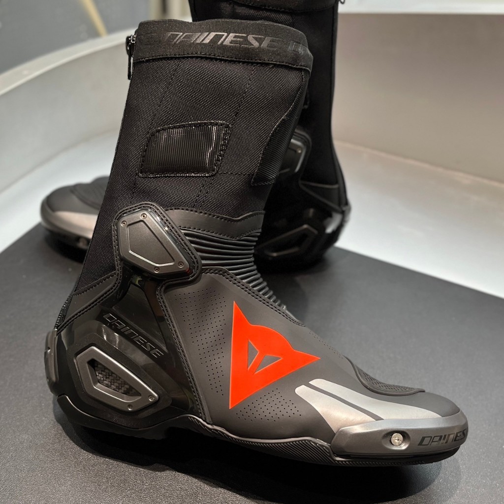 『Riderment』實體店 Dainese AXIAL 2 AIR BOOTS 黑灰 頂規長靴 內靴 2024最新款 | 蝦皮購物