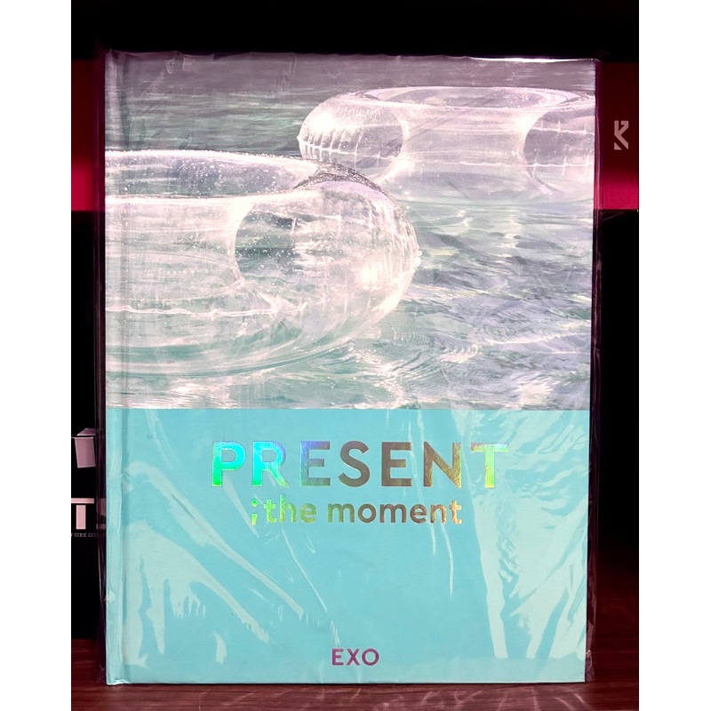 EXO 寫真書 PRESENT ; THE MOMENT PHOTOBOOK | 蝦皮購物