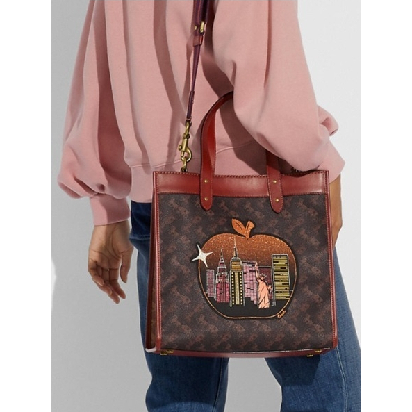 台灣現貨 過季5折 COACH C7069 拖特包 FIELD 全新正品 紐約市自由女神+大蘋果圖騰 CABAS 琴譜包 | 蝦皮購物