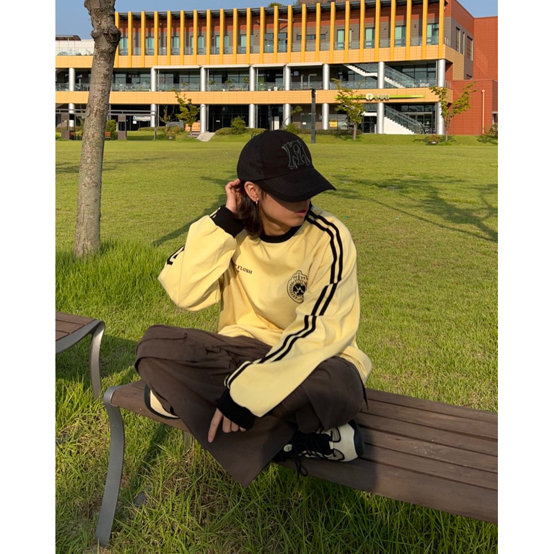 [ RENDERT_TW ] 🇰🇷韓國 TheNavy IU TV 同款雙線條 復古皇家足球俱樂部 長袖Tee Y2K | 蝦皮購物