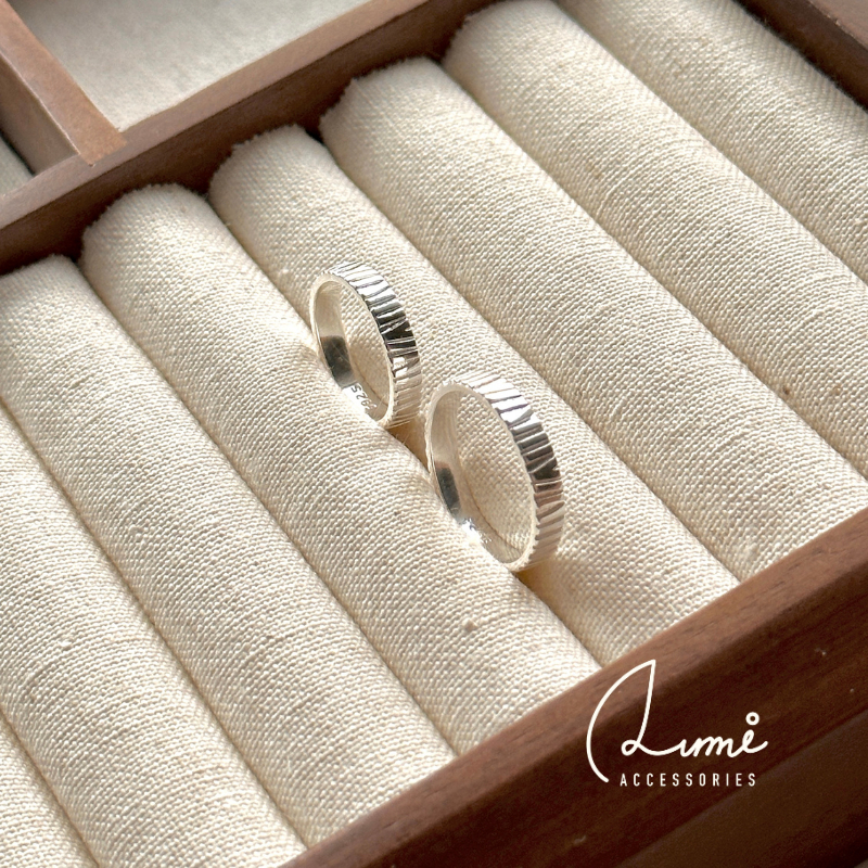 [ALUMI] 刻紋銀戒｜S925純銀 不規則刻紋 戒指 尾戒 飾品 純銀戒指 | 蝦皮購物