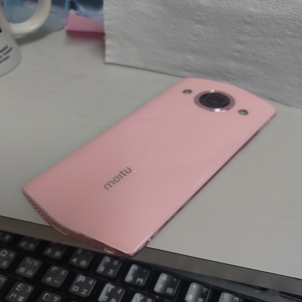 粉紅色美圖手機Meitu M6 (MP1503) 自拍神器(有膜沒殼不附Type C充電線) | 蝦皮購物