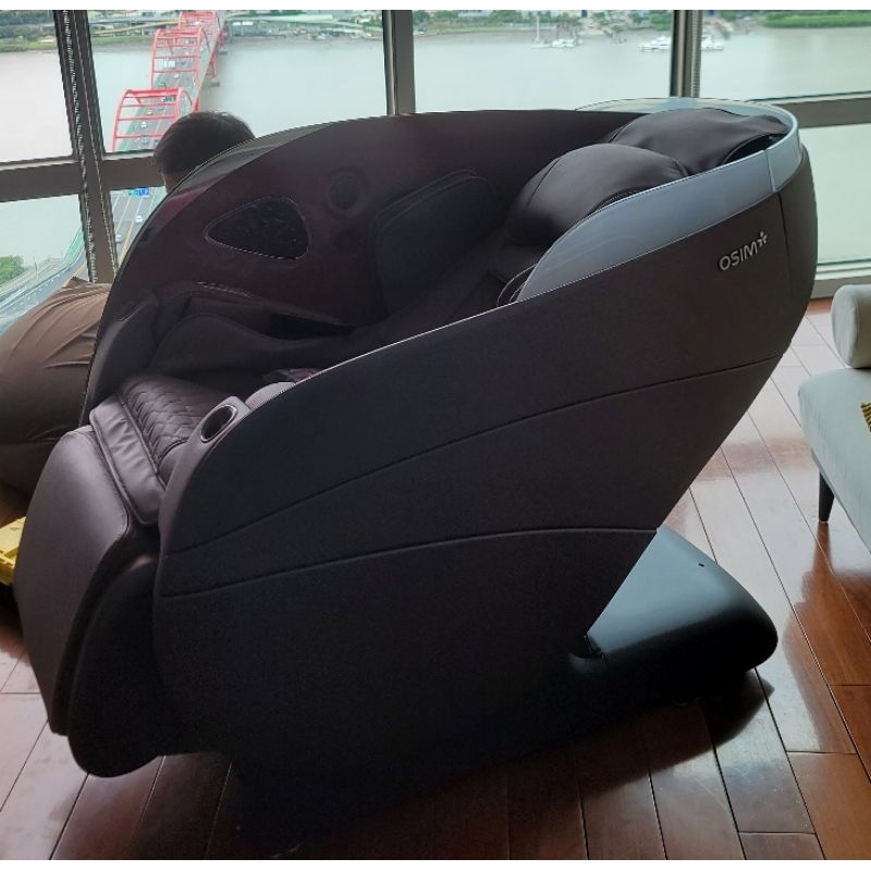 [保固中]OSIM按摩椅 5感養身椅 uDream按摩椅OS-8208 極新品，再贈鞋套，原廠皮革保養組，香氛 | 蝦皮購物