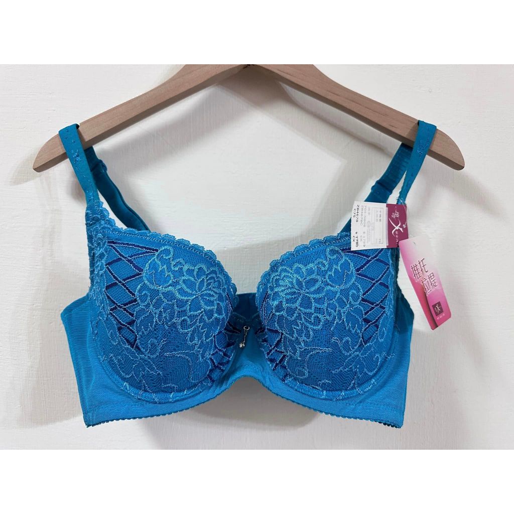 華歌爾摩奇系列 挺魔力 高脅邊 提托 藍色B80 B85 D70 C80 c90 C95 D75 D80 D85 三排扣 | 蝦皮購物