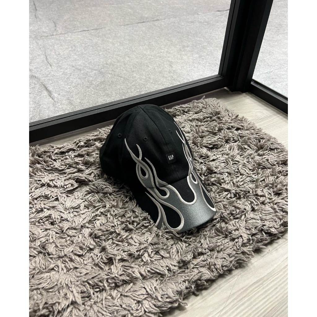 Yeezy Gap Balenciaga flame cap | 蝦皮購物