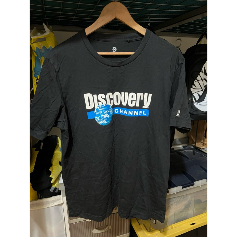 lativ+discovery聯名黑短T(XL) | 蝦皮購物