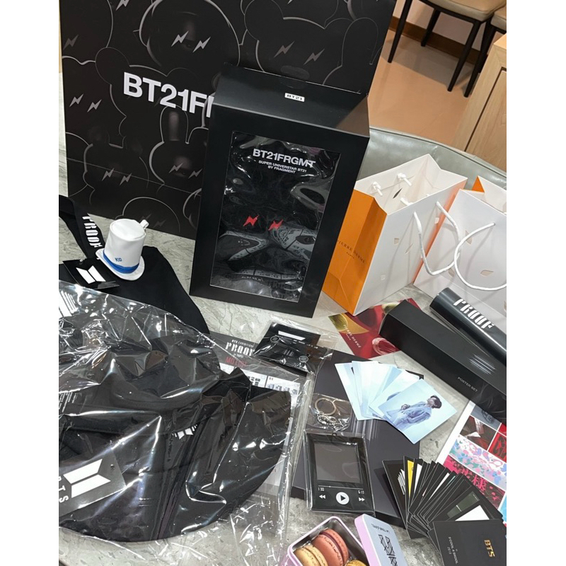 ｛現貨｝BT21 Fragment tata BTS 防彈少年團 娃娃 限定聯名 快閃 泰亨 台灣限定 快閃店 展覽 | 蝦皮購物