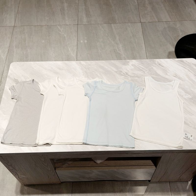 uniqlo+lativ莫代爾涼涼上衣90公分5件合售 | 蝦皮購物