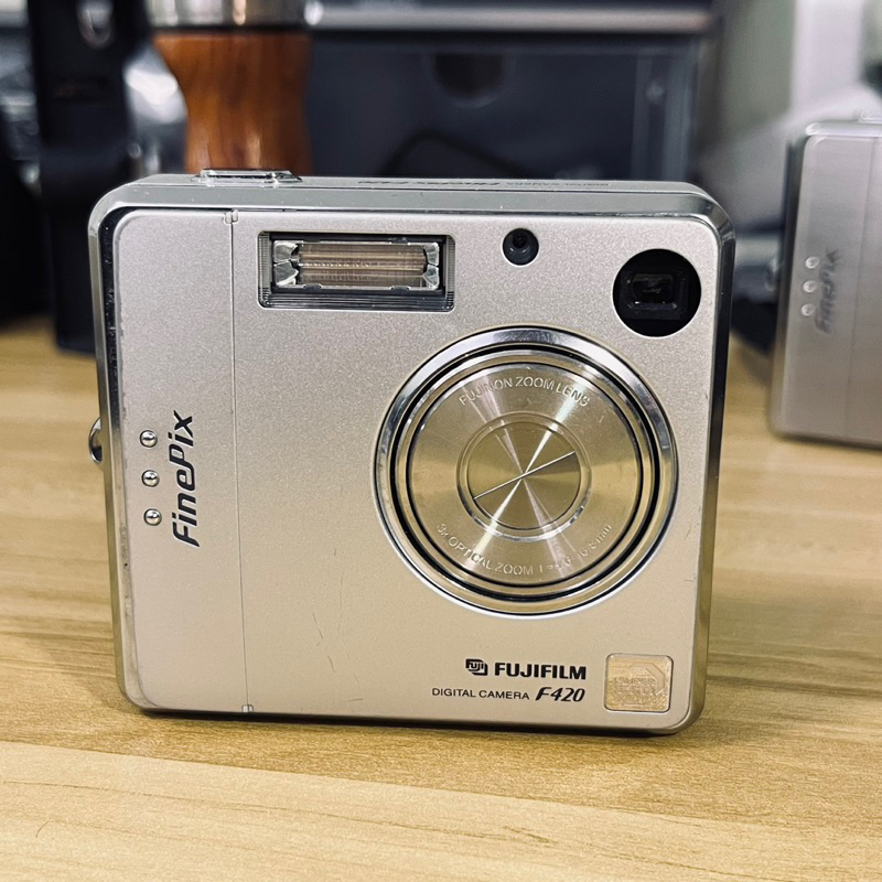 Fujifilm f420 富士 底片感 CCD 方塊機 超白皮膚 配件齊全 匯款價 *最後一台送大容量xD卡 | 蝦皮購物