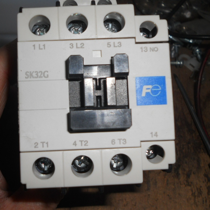 FUJI 直流 電磁接觸器 SK32G DC24V 電磁接觸器 TK12 1.7-2.6A (D2) | 蝦皮購物