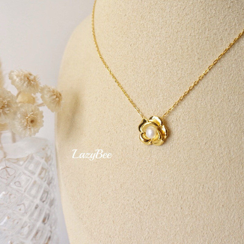 LazyBee 《韓國小眾飾品》 山茶花 立體花瓣珍珠項鍊 925純銀鍍18k金｜現貨 | 蝦皮購物