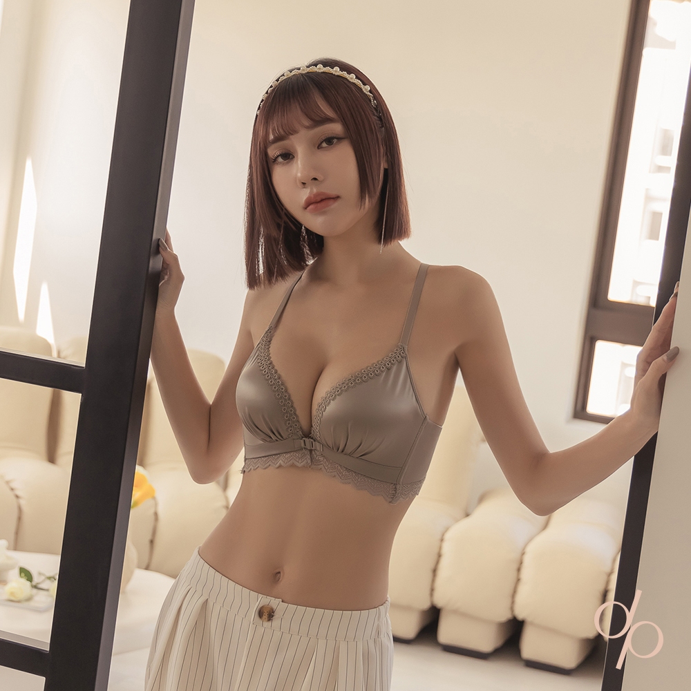 【DEPIC】前釦爆乳饅頭杯緞面蕾絲性感美背無鋼圈內衣組(灰銀)｜dp select | 蝦皮購物