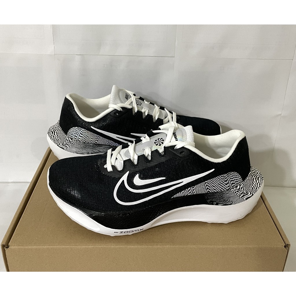 【BOBO】W NIKE ZOOM FLY 5 PRM 黑網布白勾幾何輕量慢跑鞋 男女 DR9963-001 | 蝦皮購物
