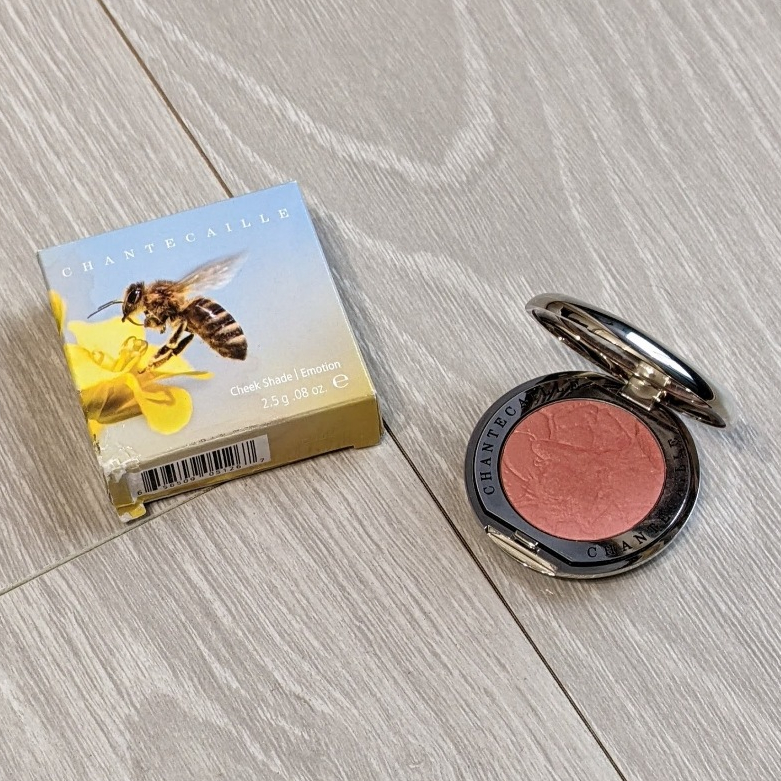 『二手』Chantecaille 香緹卡 Cheek Shade 慈善頰彩 腮紅 #Emotion (Bee) 蜂情萬種 | 蝦皮購物