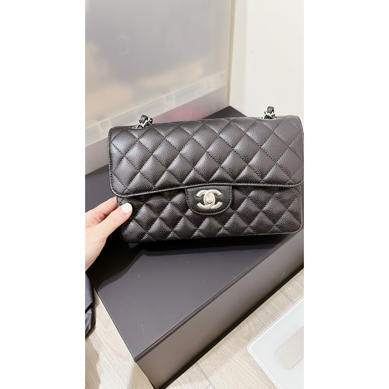香奈兒Chanel cf23 牛皮銀扣經典款（台中大遠百購證）全新 | 蝦皮購物