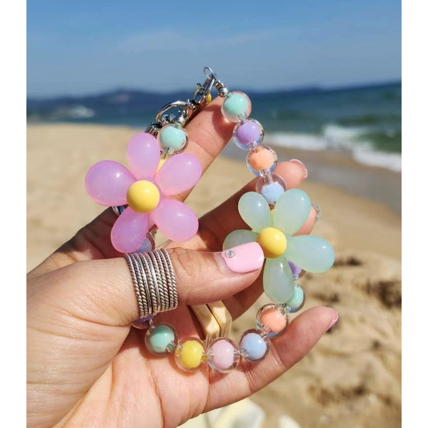 現貨 韓國正品 MAKOMAKI 馬卡龍 珠珠 小花 花朵 手機掛鍊 包包吊飾 吊飾 手鏈 手機掛繩 | 蝦皮購物