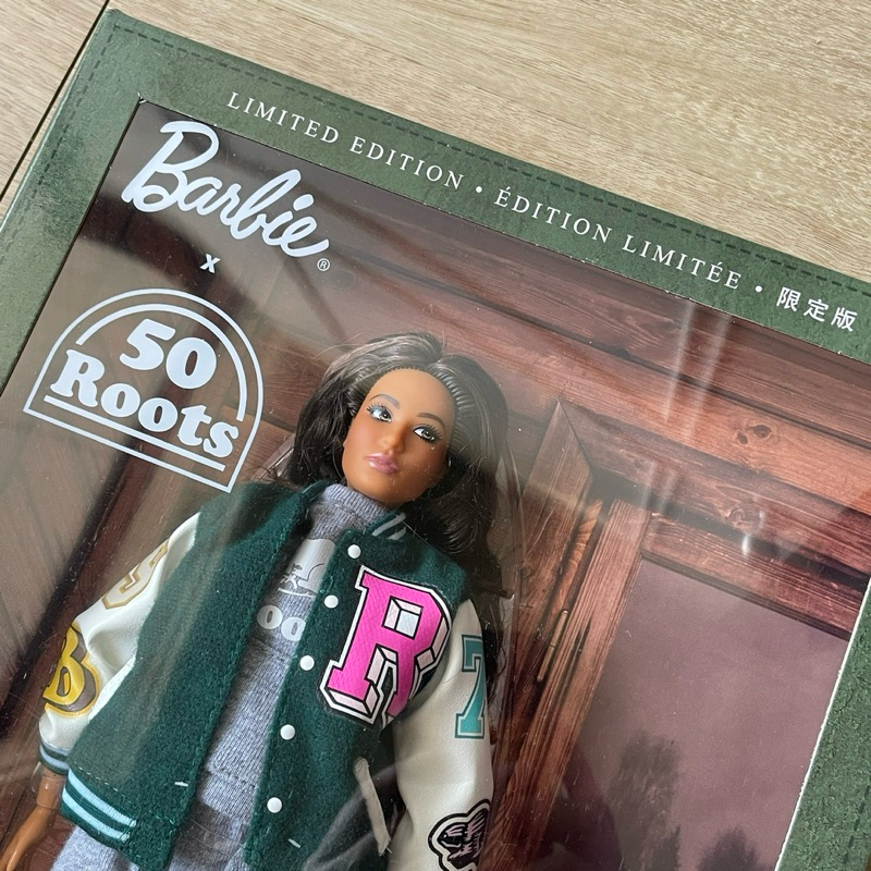 全新-50週年聯名限量紀念版 Roots x Barbie芭比娃娃 | 蝦皮購物