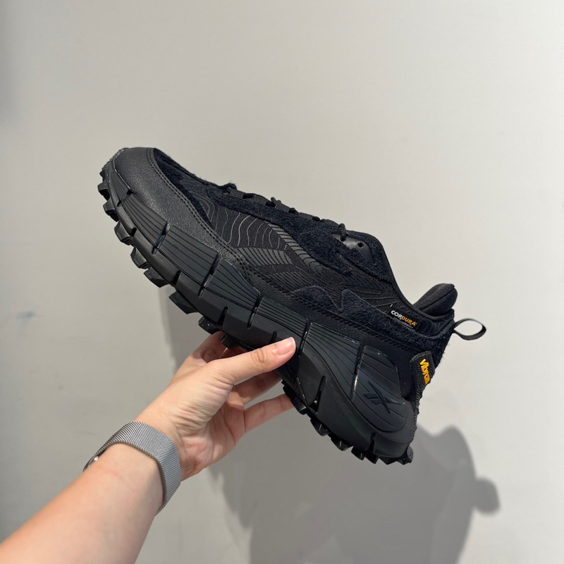 Reebok Zig Kinetica 2.5 Unisex 黑色 Vibram 黃金底 100074785 | 蝦皮購物