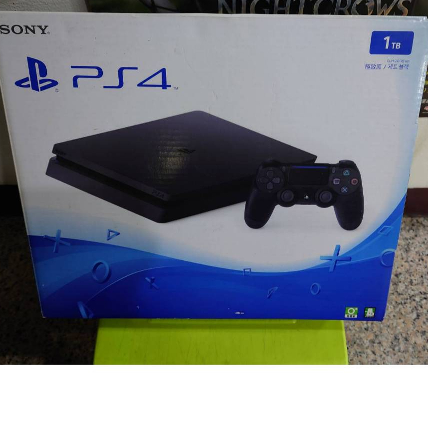 PS4主機2017型-1TB黑+基本配備[中古8程5新]保存完整附外盒~ | 蝦皮購物