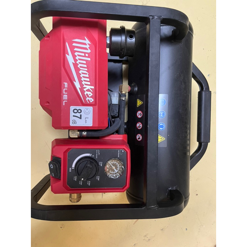 M18 FUEL™ 鋰電無碳刷 0.5HP 空壓機 M18 FAC-0 | 蝦皮購物