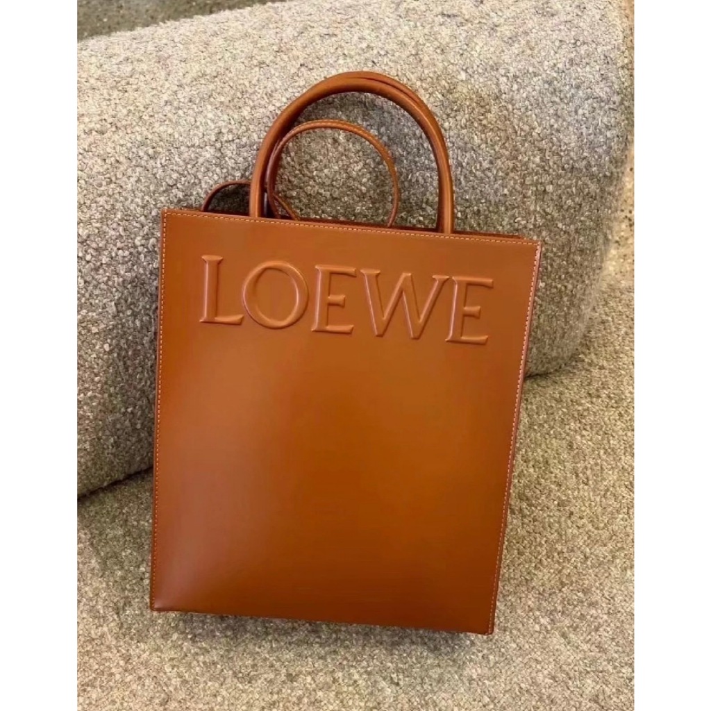 Loewe Standard A4 光滑小牛皮托特包 附可斜背長肩帶 古銅色 可放電腦 | 蝦皮購物